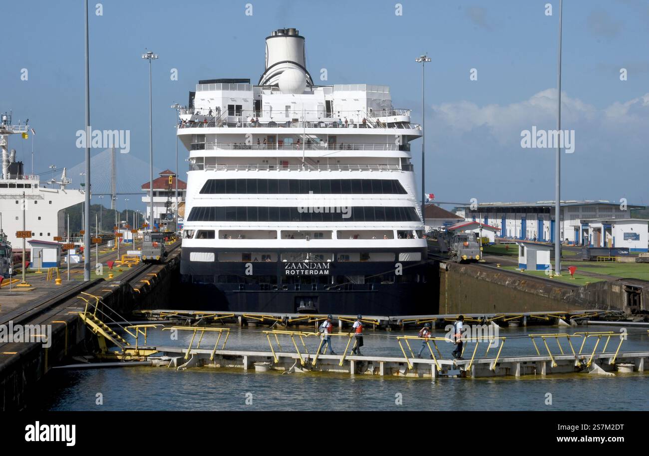 Panama canal 217 jpg hi-res stock photography and images - Alamy