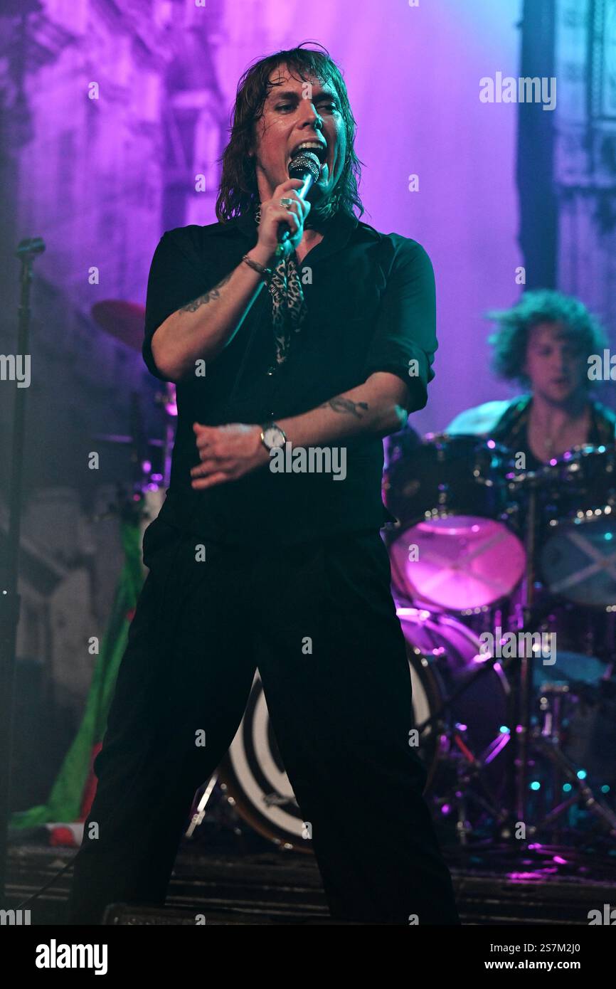 Fort Lauderdale FL, USA. 18th Jan, 2025. Luke Spiller of The Struts ...