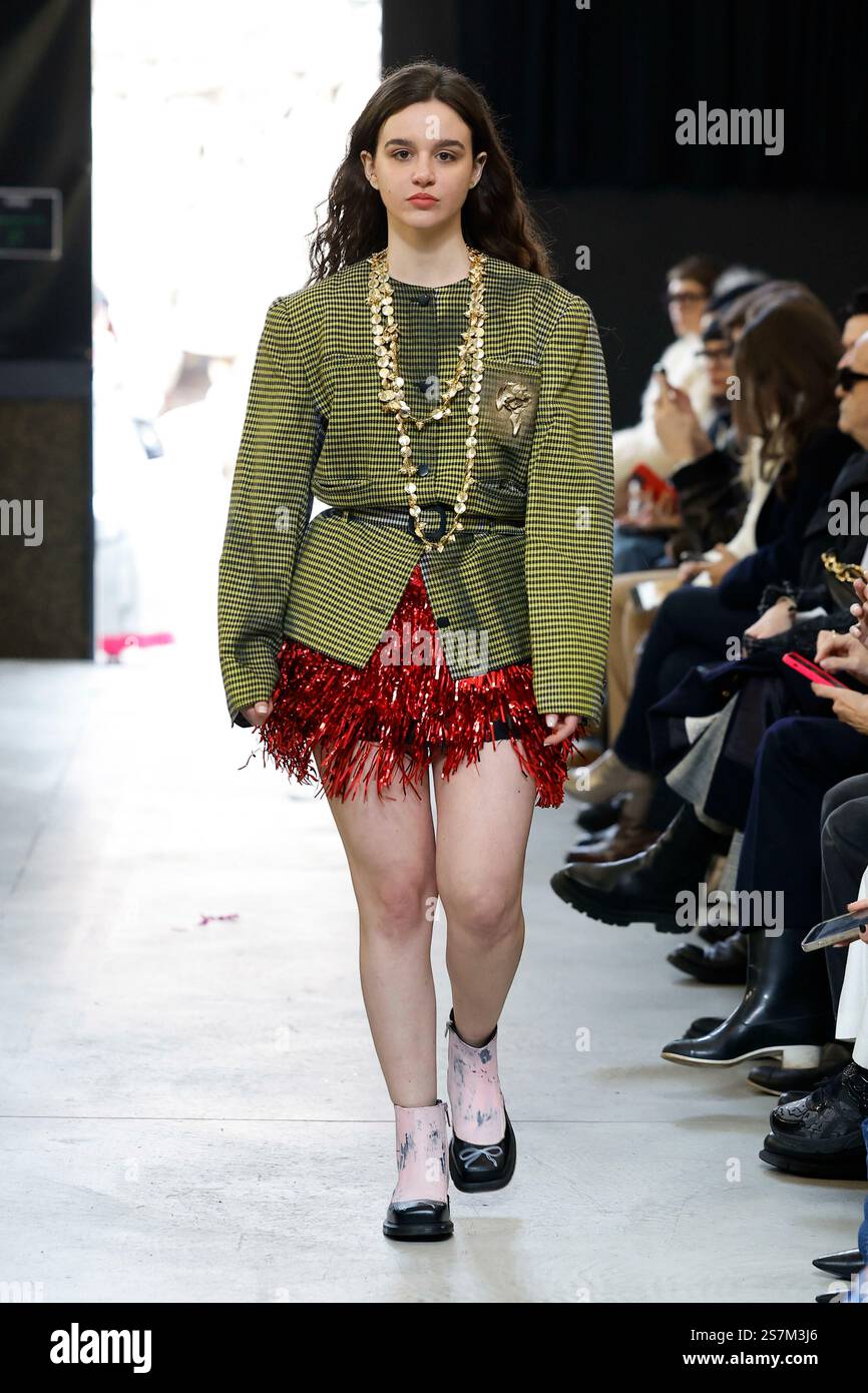 SIMON CRACKER men Fall/Winter 2025-2026 runway during Milan Fashion ...