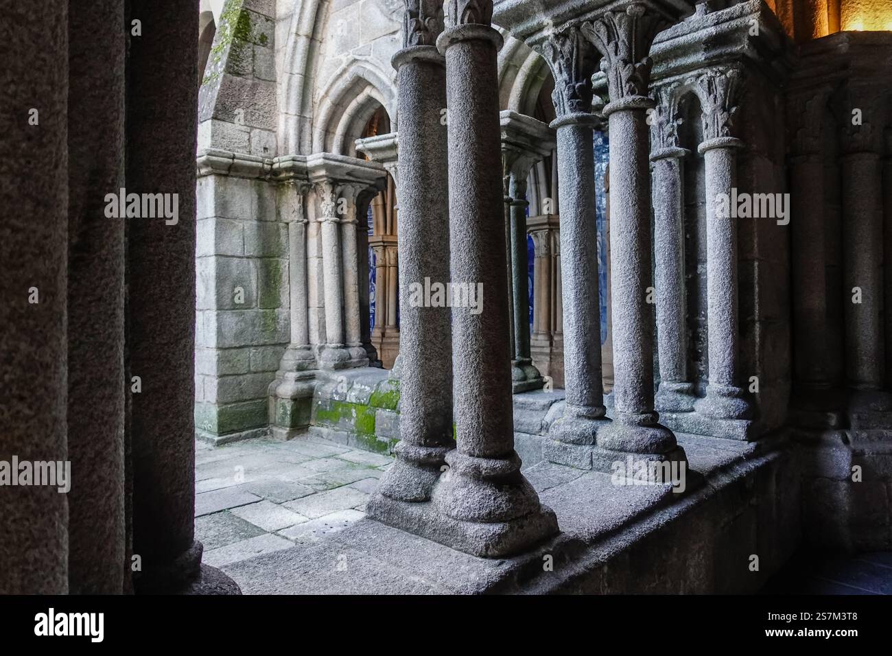 Porto Cathedral courtyard columns Stock Photo - Alamy