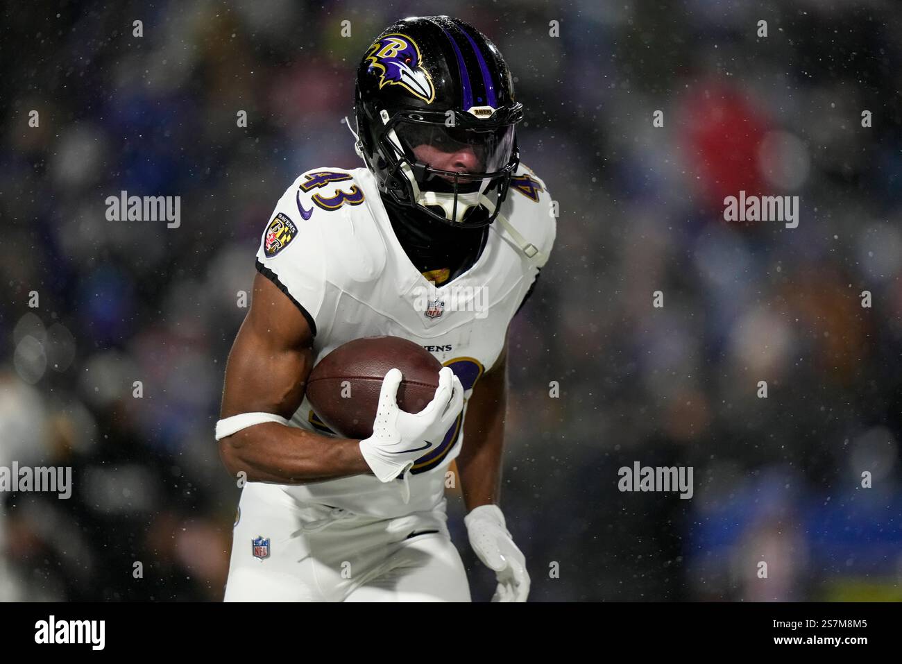 Baltimore Ravens running back Justice Hill (43) warms up before playing ...