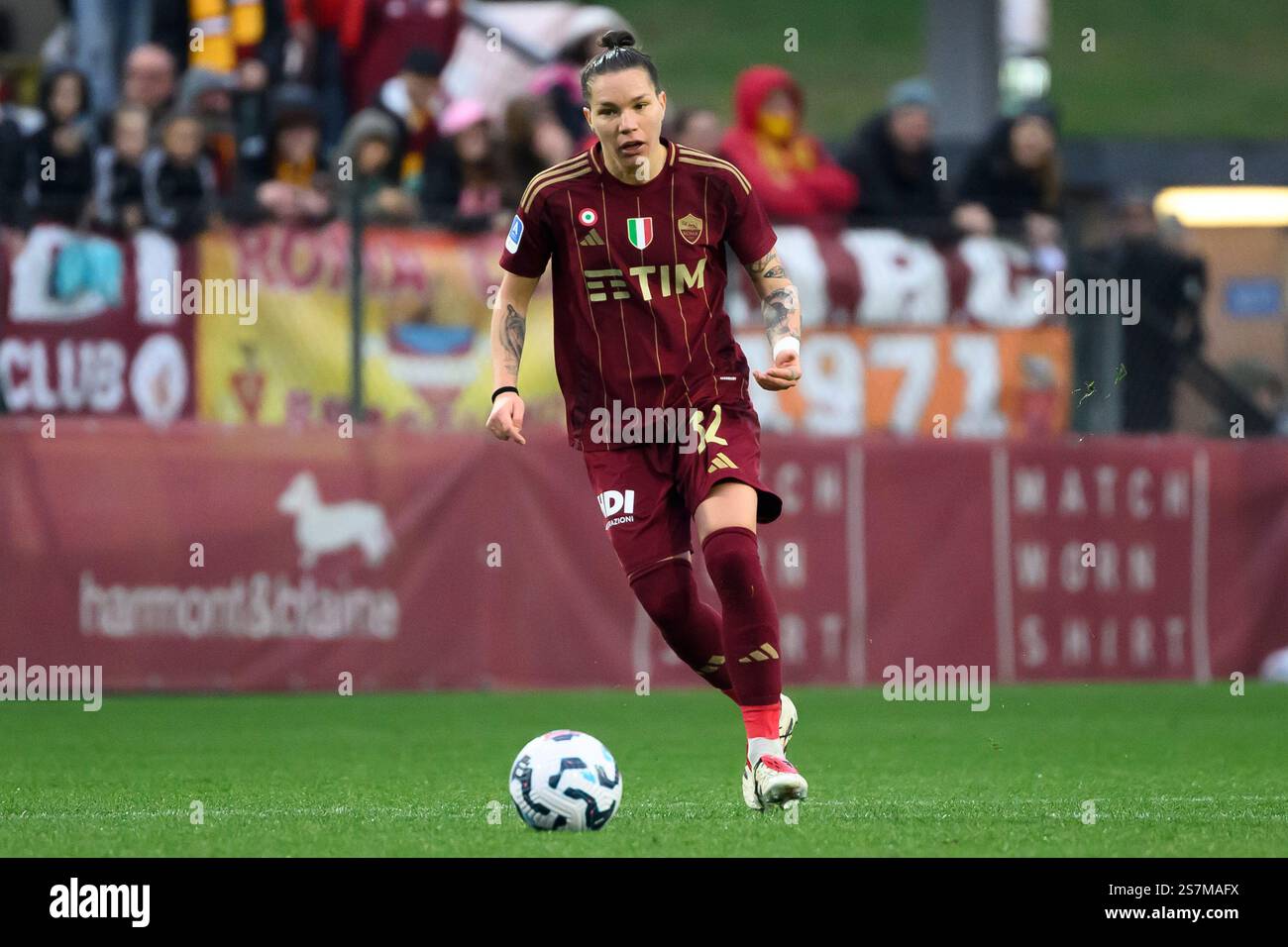 Elena Linari of AS Roma in action during the Women's Serie A 2024/2025 ...