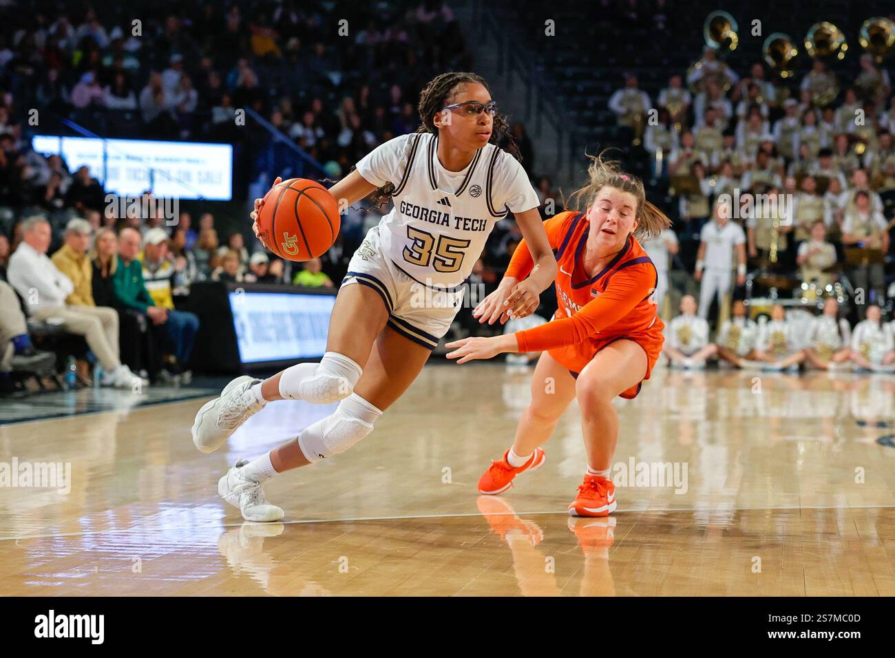 Atlanta, Georgia. 19th Jan, 2025. Tianna Thompson (35) of Georgia Tech ...