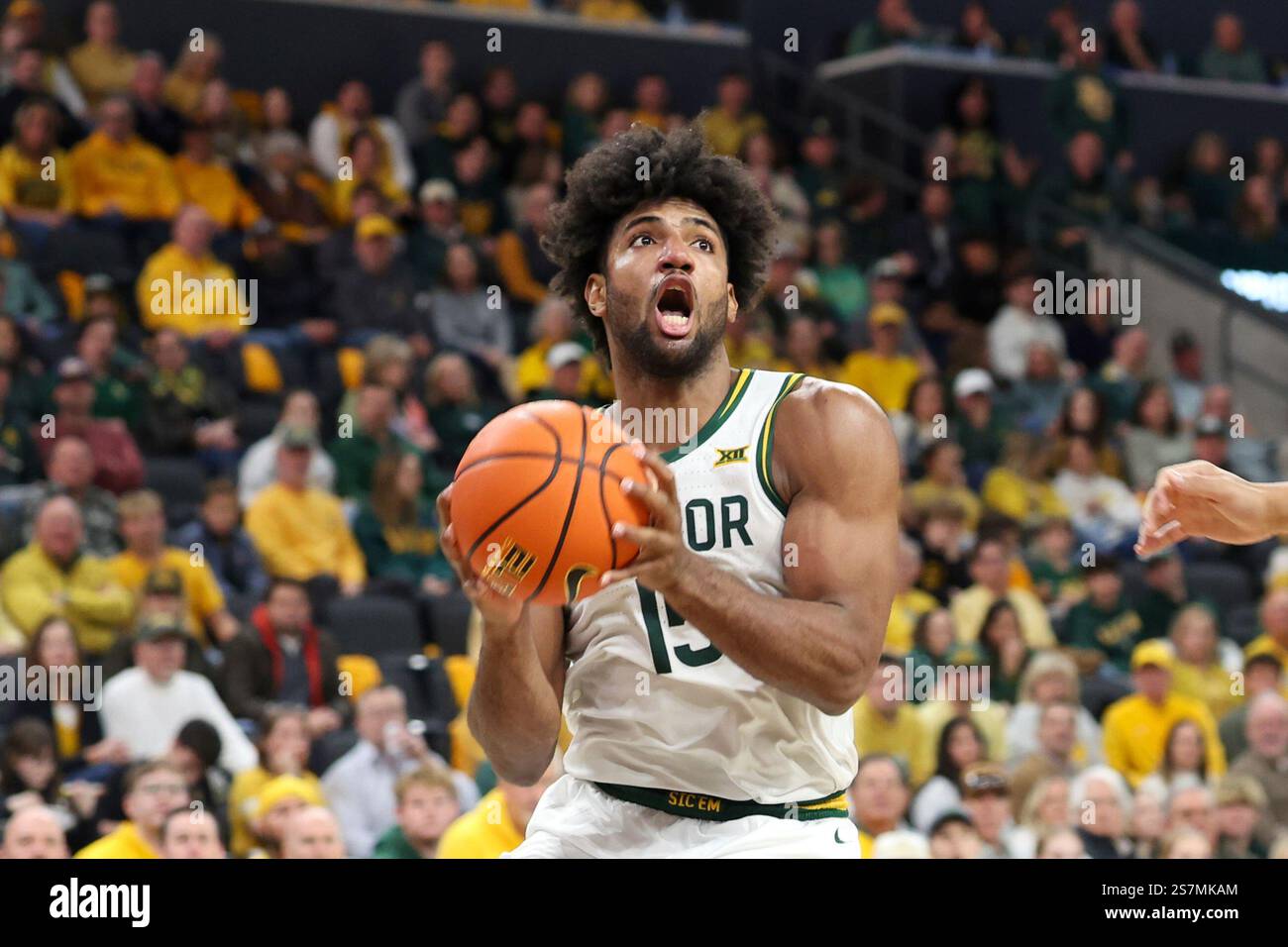 WACO, CA - JANUARY 19: Baylor Bears forward Norchad Omier (15) makes a ...