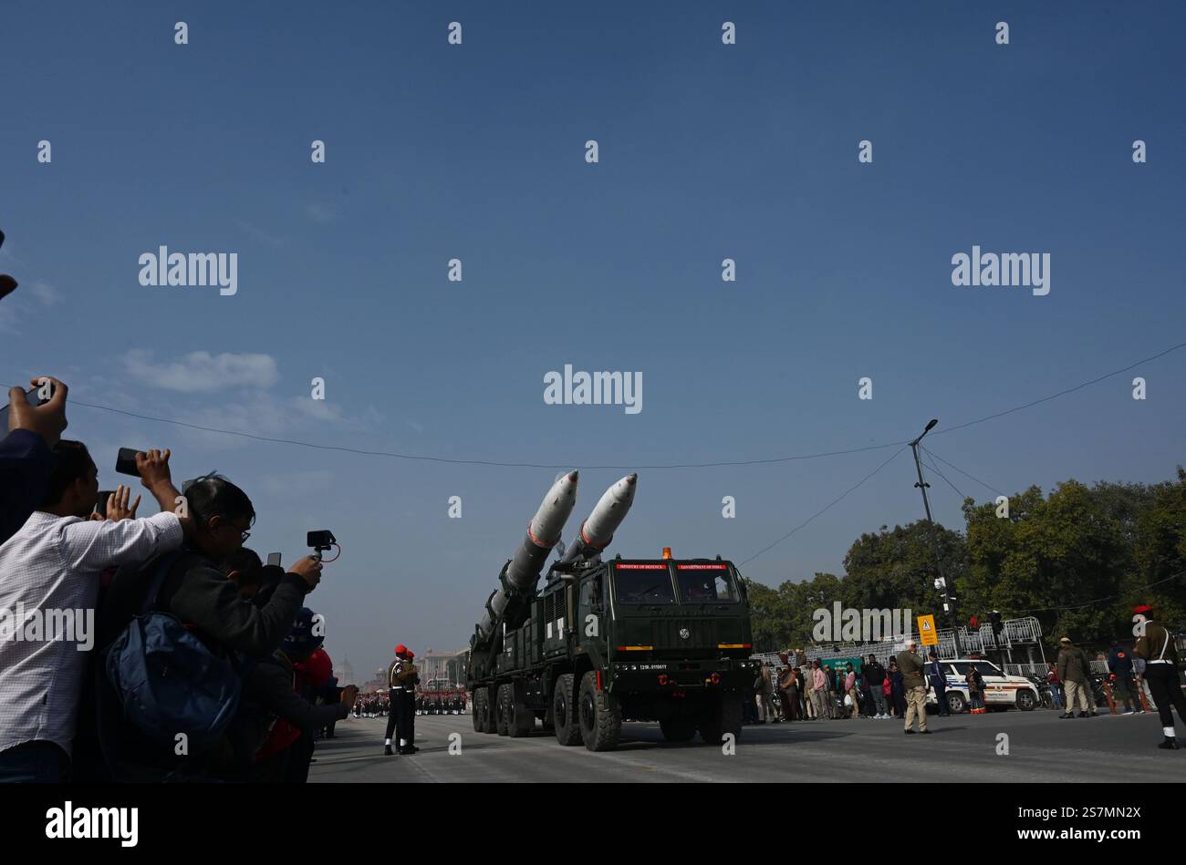 Indian army artillery hi-res stock photography and images - Alamy