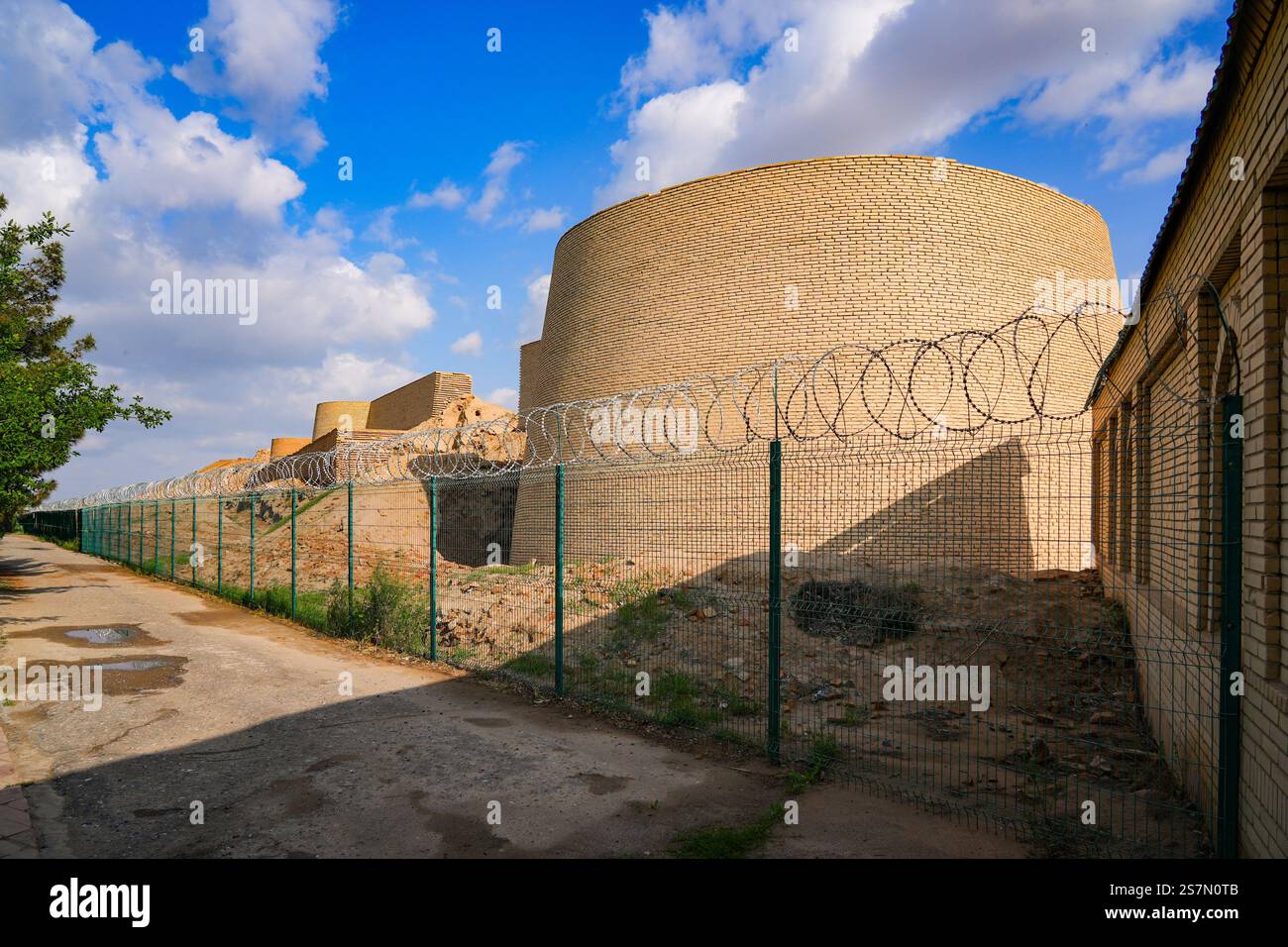 Border between Uzbekistan and Afghanistan at the Old Termez ...