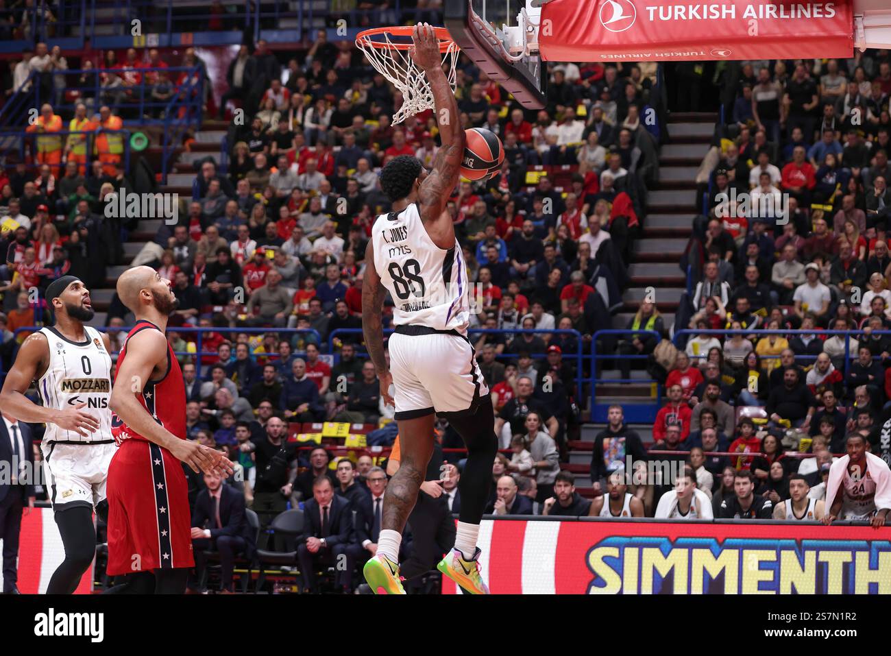 Milan, Italy. 17th Jan, 2025. Italy, Milan, 2025 01 16: Tyrique Jones ...