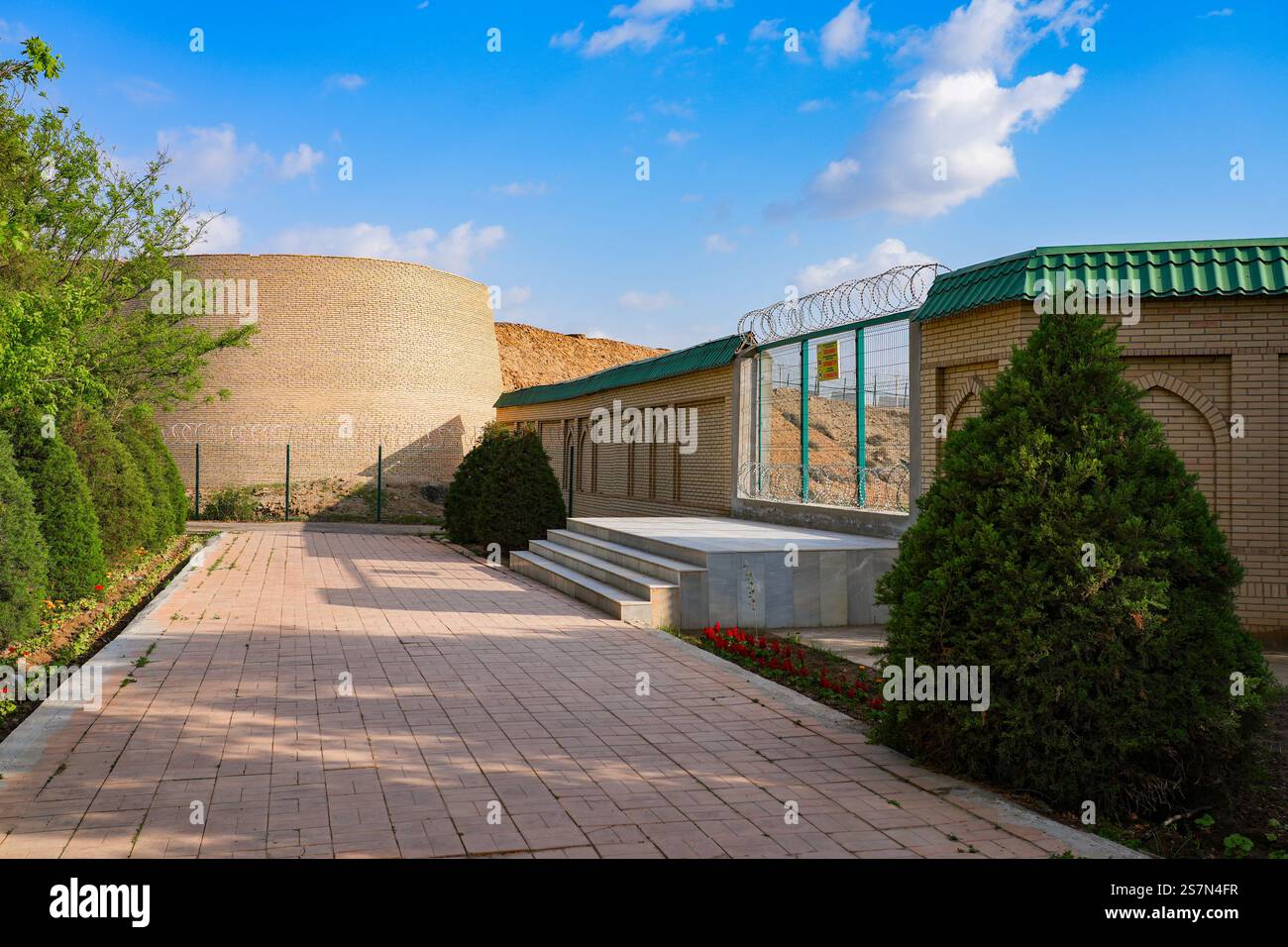 Border between Uzbekistan and Afghanistan at the Old Termez ...