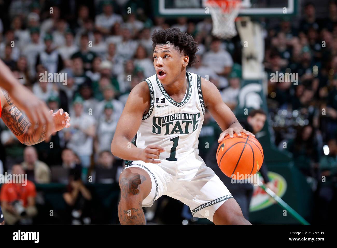 Michigan State guard Jeremy Fears Jr. (1) controls the ball during an ...