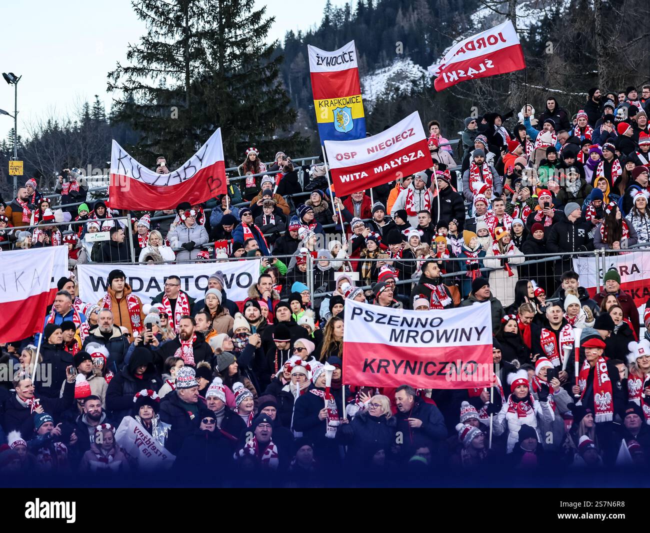 Zakopane, Poland. 19th Jan, 2025. Sport fans wearing Polish national ...