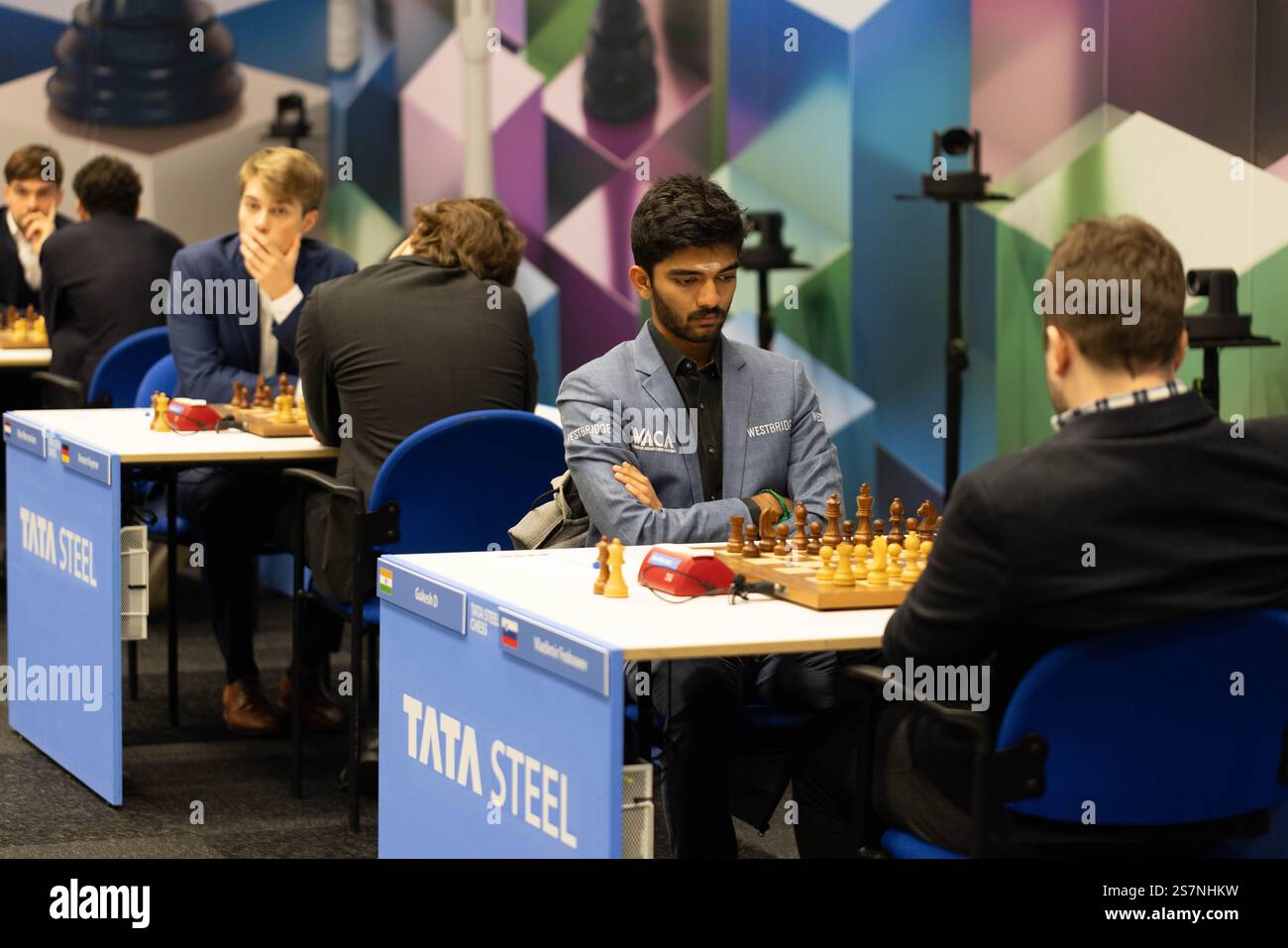 Wijk Aan Zee, Netherlands. 19th Jan, 2025. Contestants compete during ...