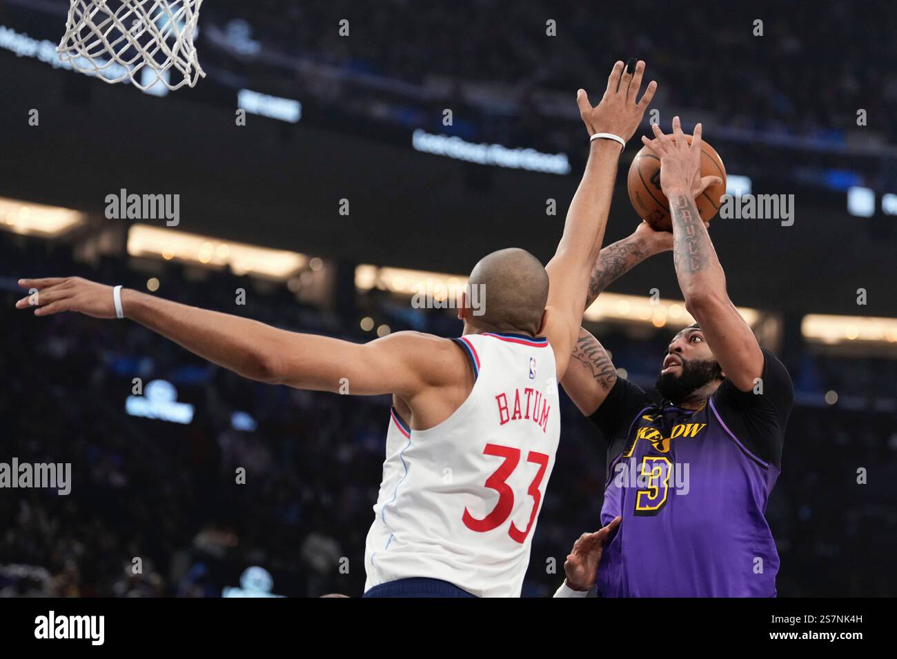 Los Angeles Lakers forward Anthony Davis, right, shoots as Los Angeles ...
