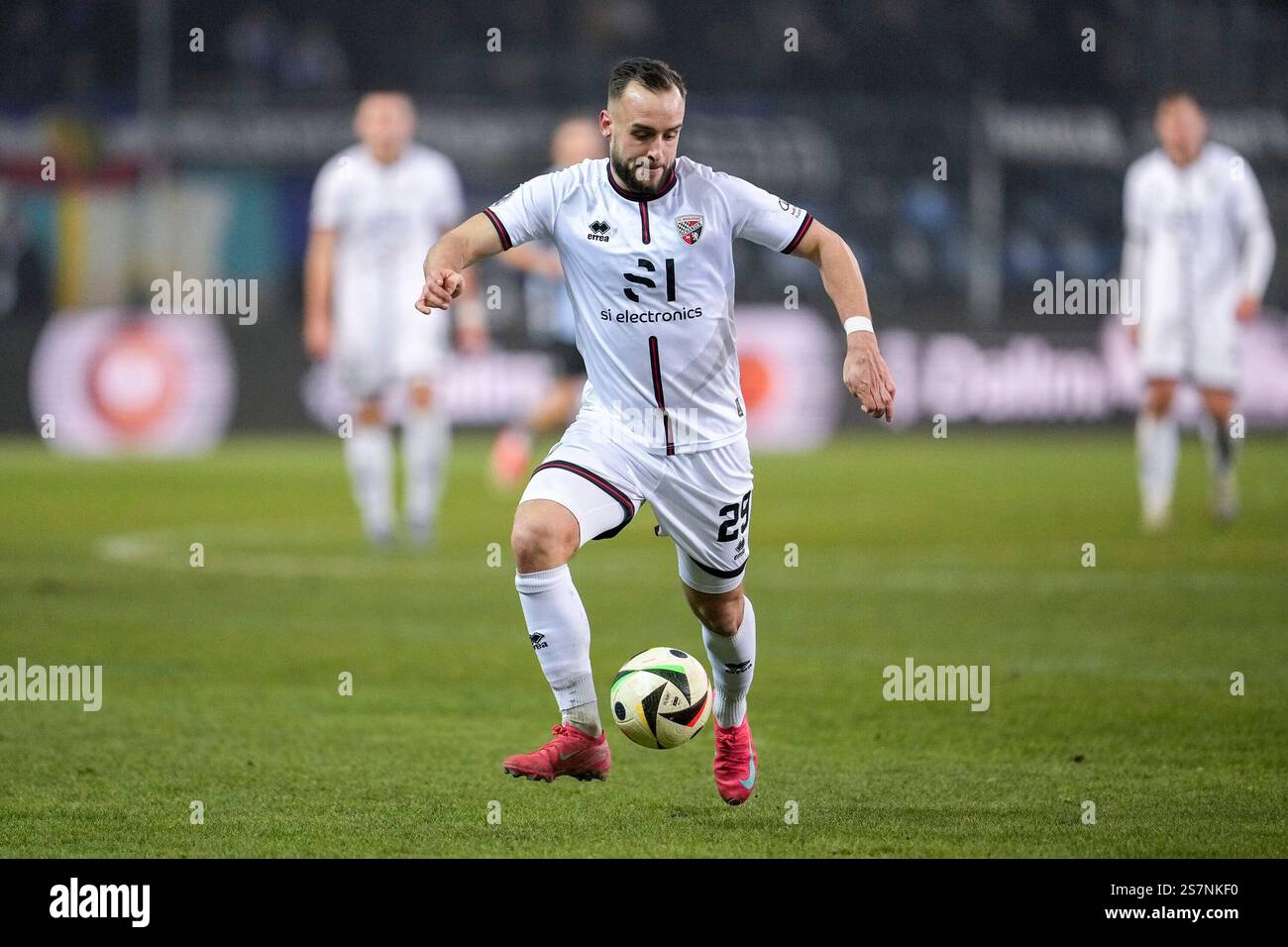 Mannheim, Deutschland. 19th Jan, 2025. David Kopacz (FCI, 29), am Ball ...