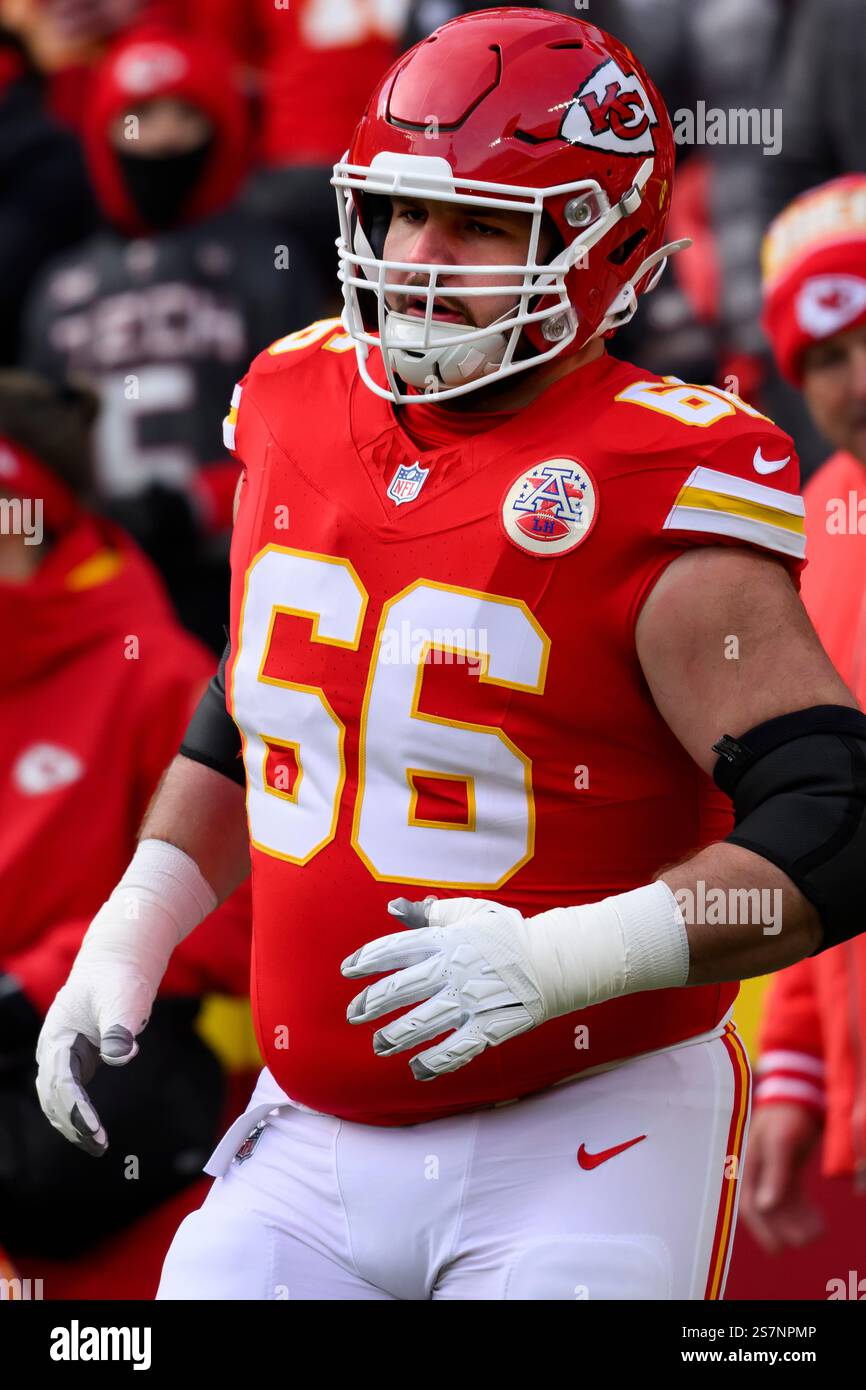 Kansas City Chiefs guard Mike Caliendo warms up before an NFL football ...