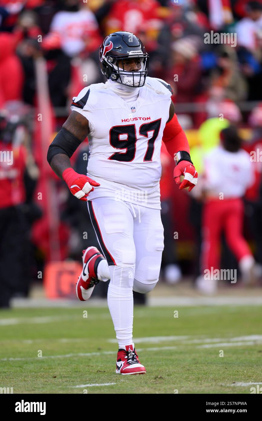 Houston Texans defensive tackle Mario Edwards Jr. comes onto the field ...