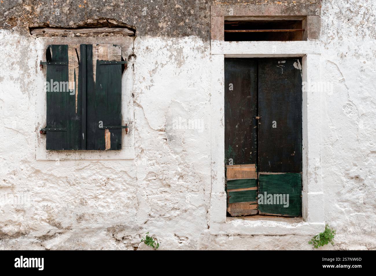 Poor condition housing hi-res stock photography and images - Alamy