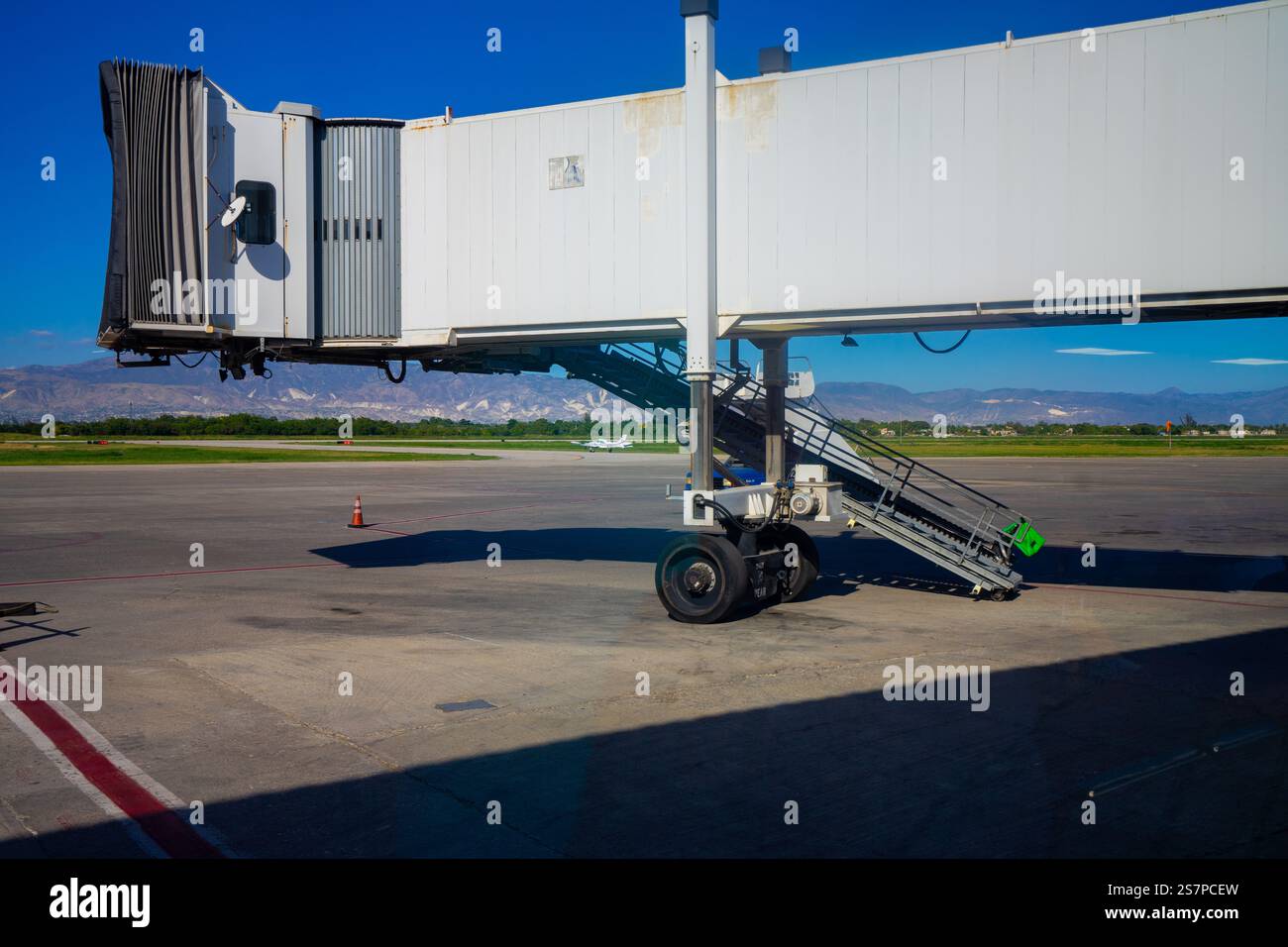 Skybridge waiting for the next plane in Toussaint louverture ...