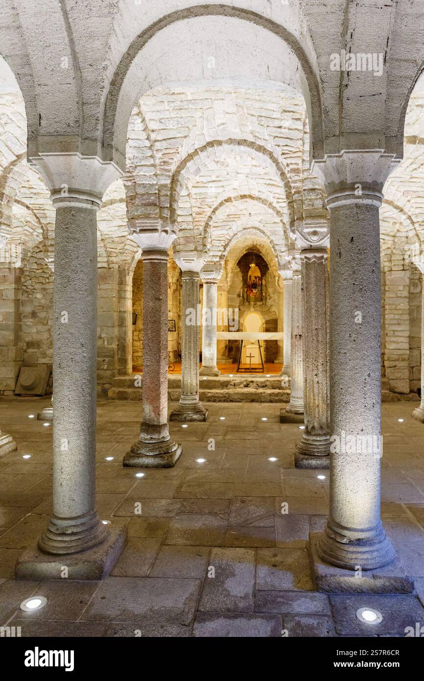 Interior in an underground crypt with an altar Stock Photo - Alamy