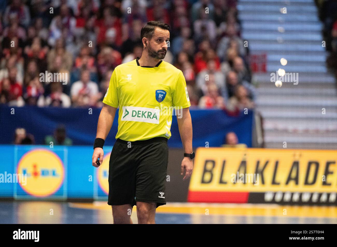 Oslo, Norway. 19th Jan, 2025. Referee David Sok seen during the 2025 IHF Men's Handball World ...