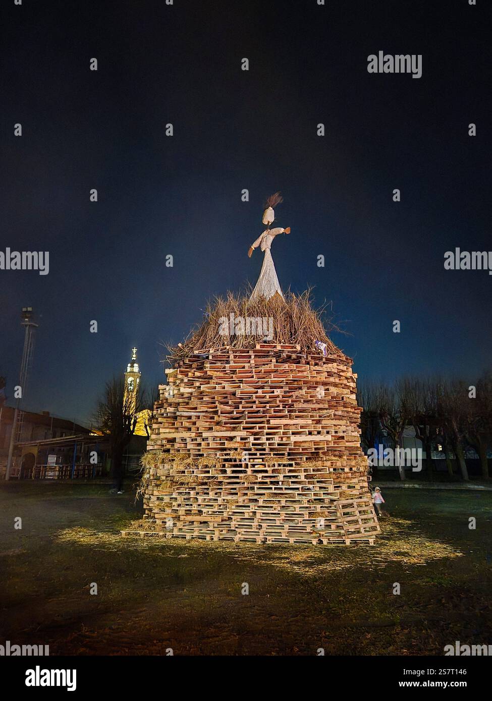 Italy, Lombardy, Ossona, Falò di Sant'Antonio, Bonfire of Saint Anthony ...