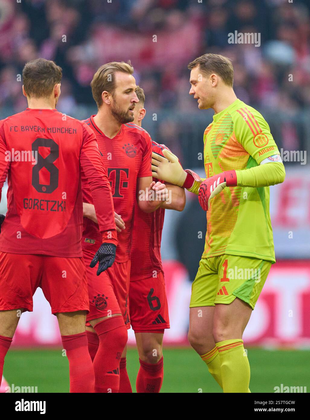 Harry Kane, FCB 9 Manuel NEUER, goalkeeper FCB 1 in the match FC BAYERN ...