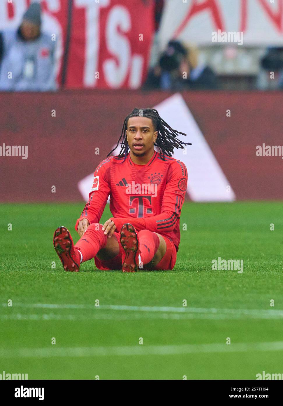 Michael Olise (FCB 17) in the match FC BAYERN MUENCHEN - VFL WOLFSBURG ...