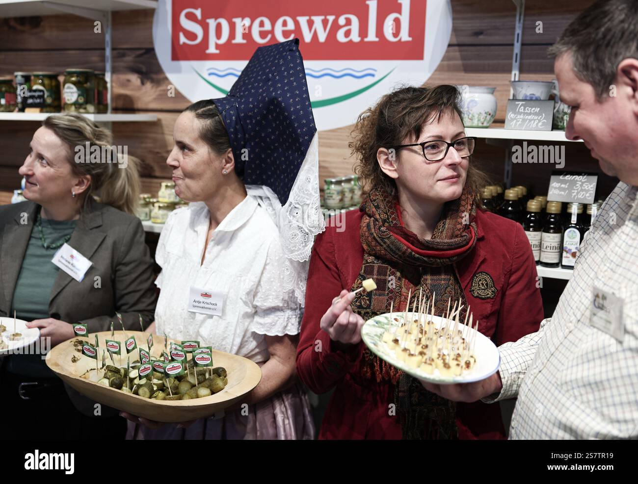 Berlin, Germany. 20th Jan, 2025. Hanka Mittelstädt (SPD, 2nd from right ...