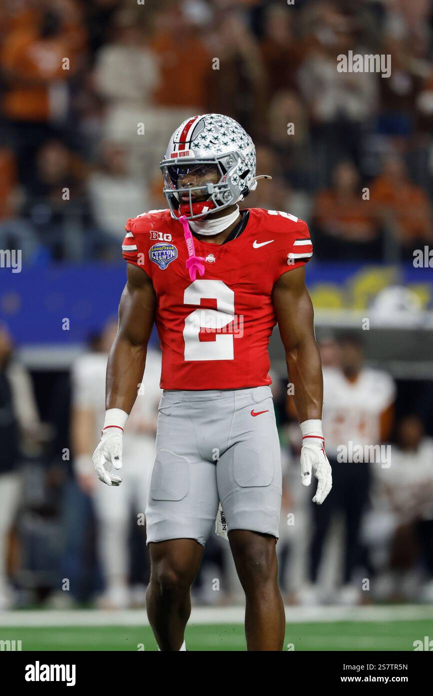 Ohio State defensive back Caleb Downs (2) lines up for the snap during ...