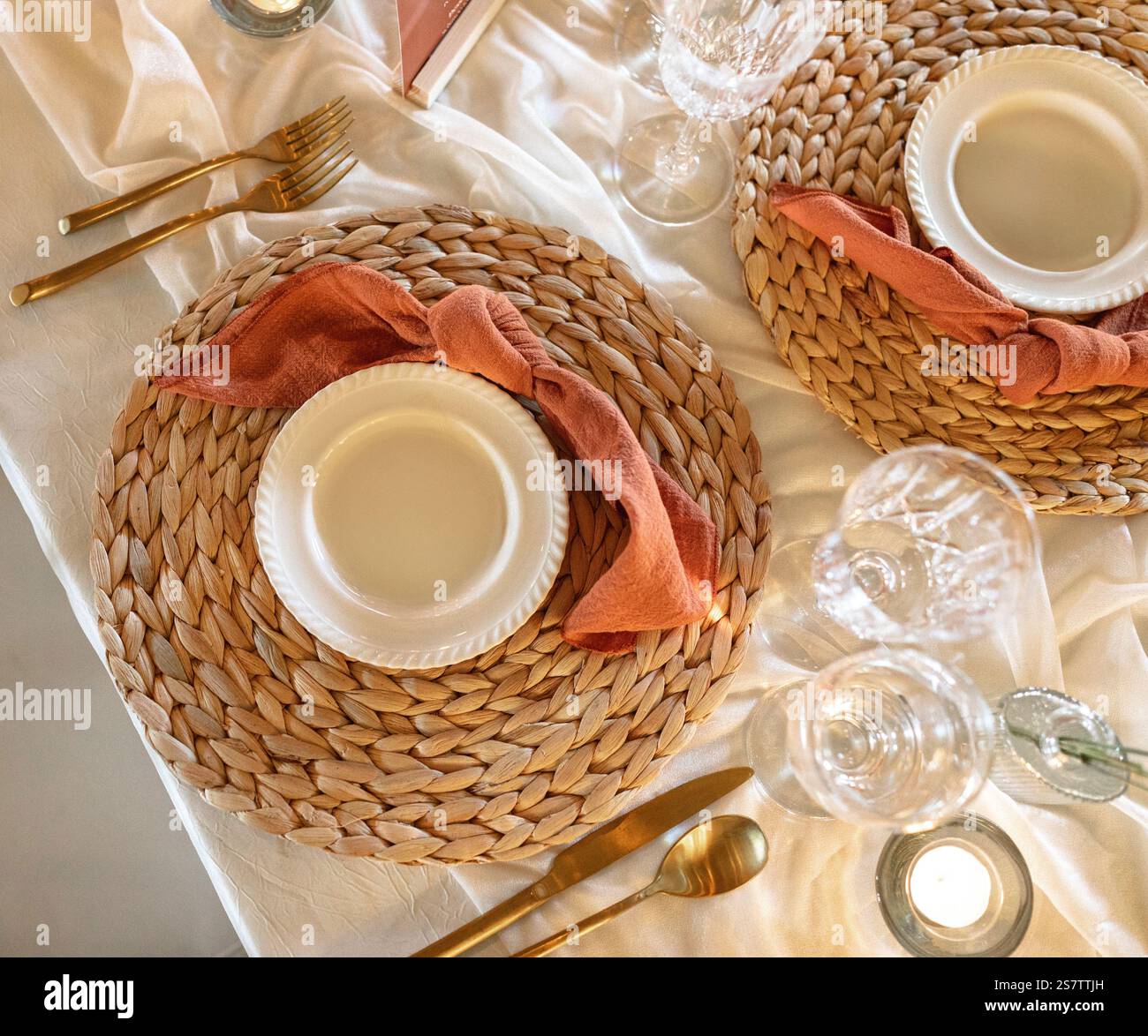rustic boho reception table setting Stock Photo - Alamy