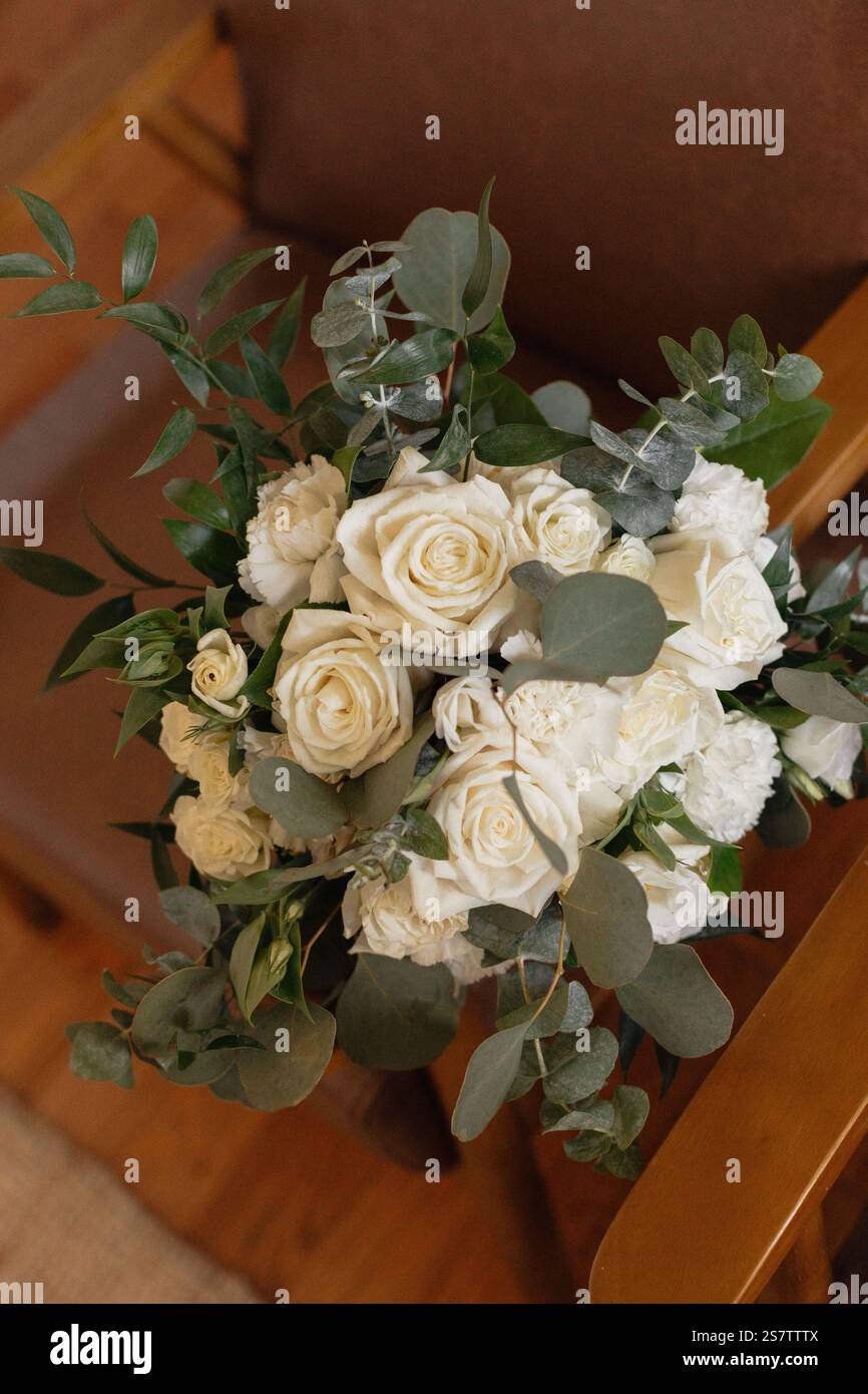 Big white roses hi-res stock photography and images - Alamy