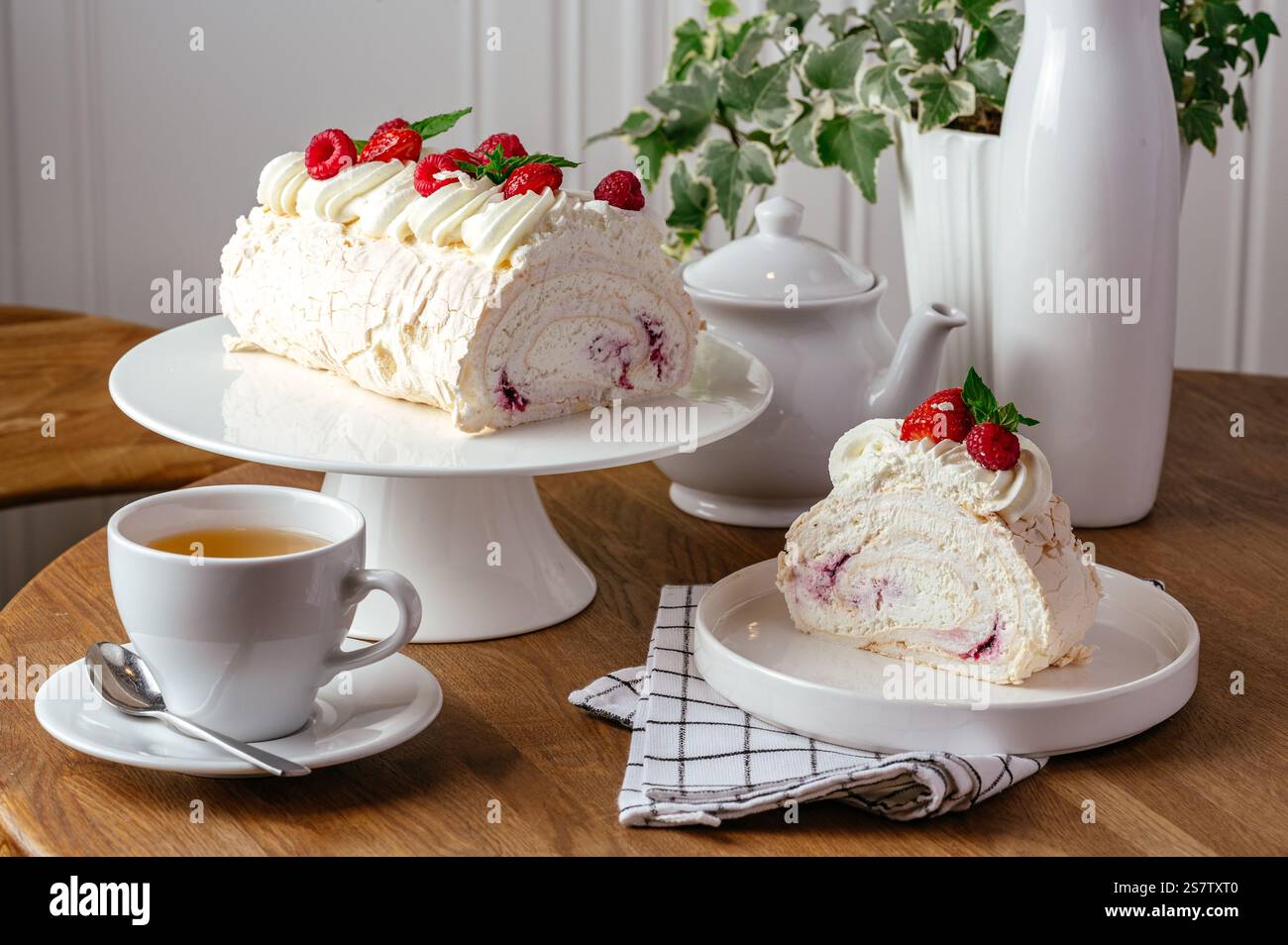 Sweet roll berries dessert hi-res stock photography and images - Alamy