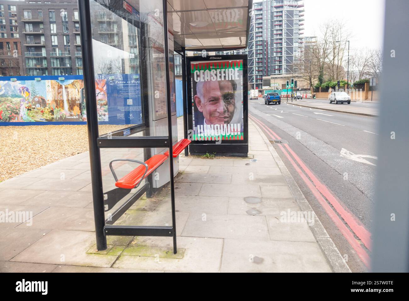London, UK. 20 JAN, 2025 Netanyahu "ceasefire now" signs outside the US ...