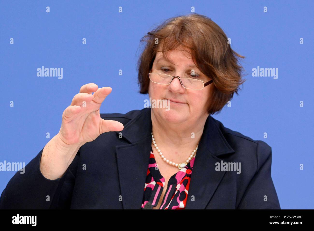 Theresa Schopper bei der Bundespressekonferenz Ein parteiübergreifender ...