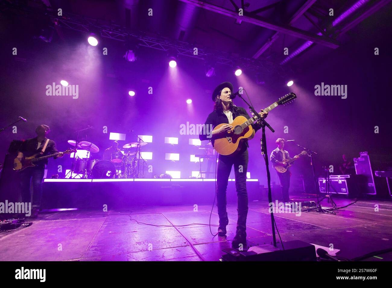 James bay 2025 tour hi-res stock photography and images - Alamy