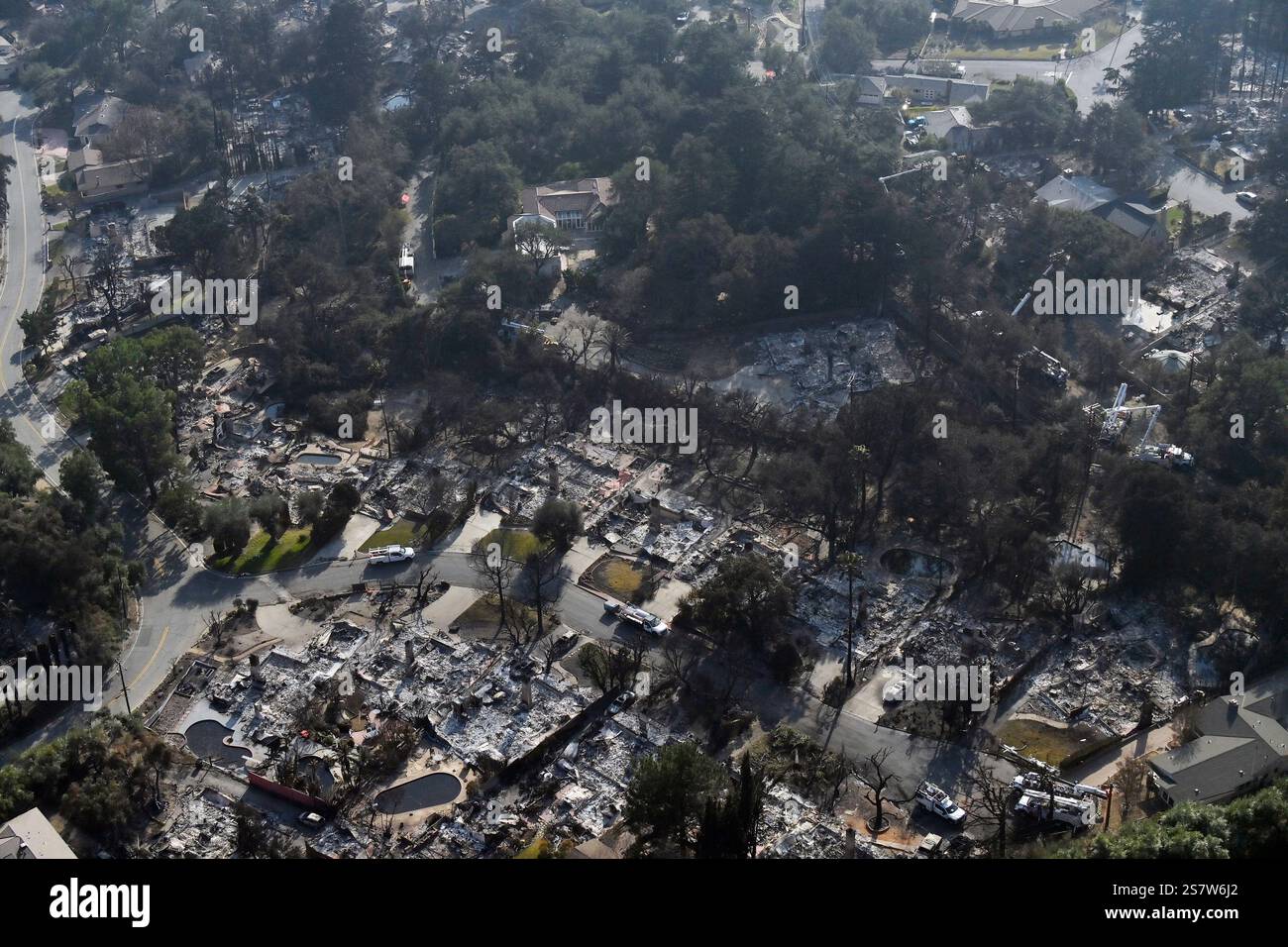 Los Angeles, United States. 19th Jan, 2025. Homes burned to the ground ...