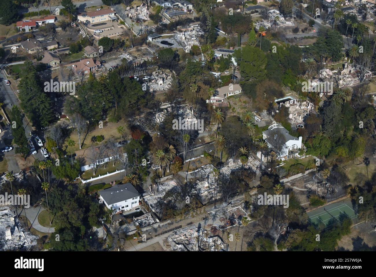 Los Angeles, United States. 19th Jan, 2025. Homes burned to the ground ...