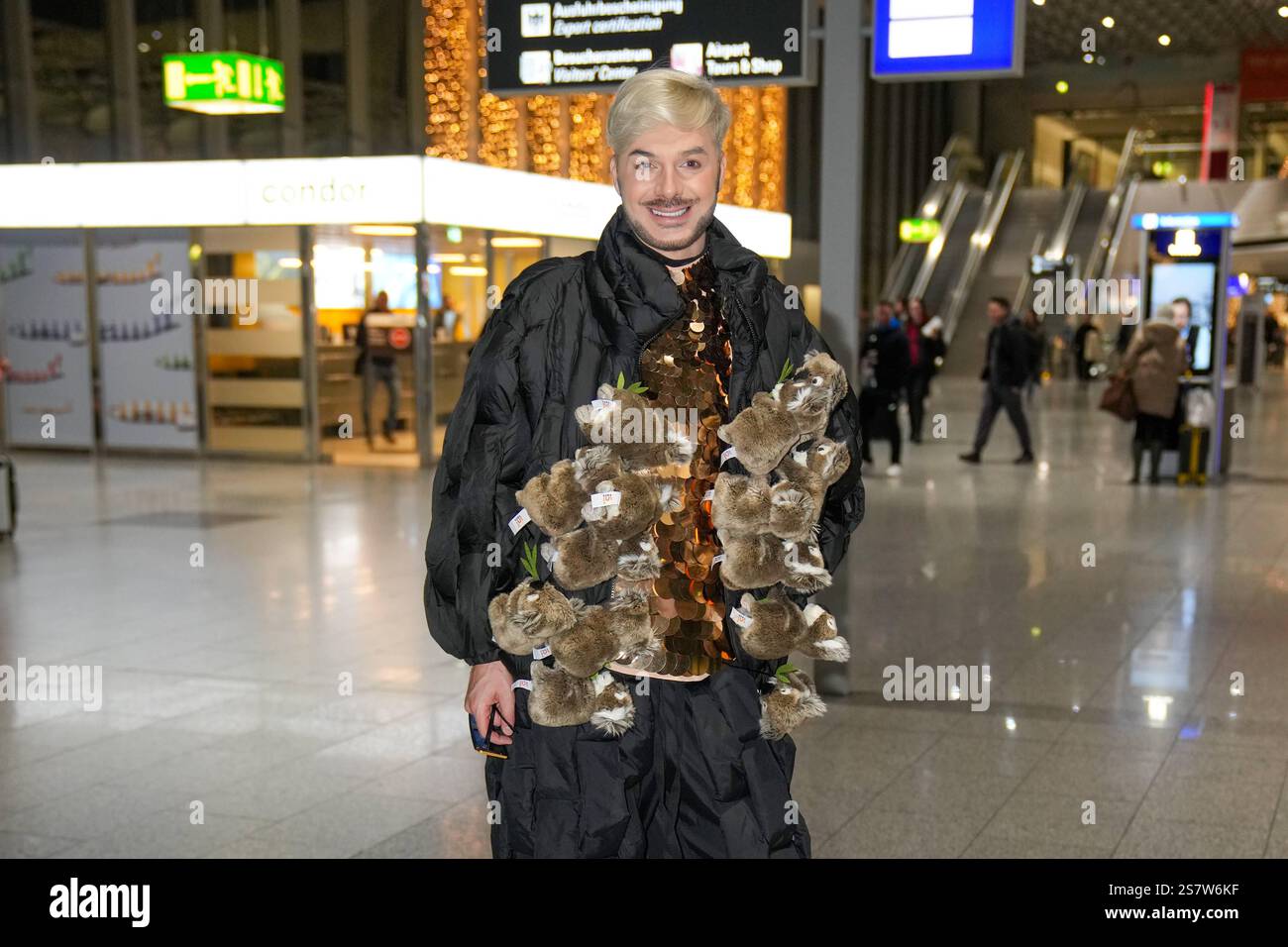 RTL Dschungelcamp - Frankfurt 2025. Sam Dylan beim Abflug ins RTL Dschungelcamp 2025 am ...