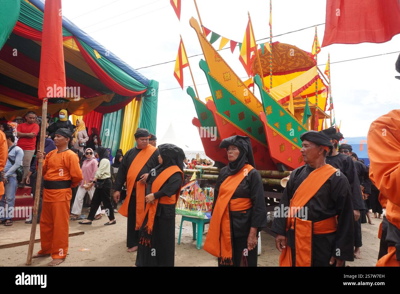 Tarakan - Indonesia, 22 October 2022 : the Iraw Tengkayu festival in ...