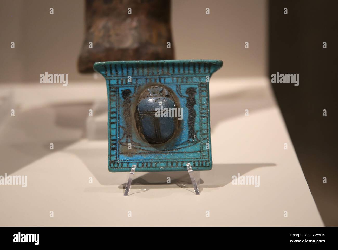 Egyptian artifacts museum hi-res stock photography and images - Alamy
