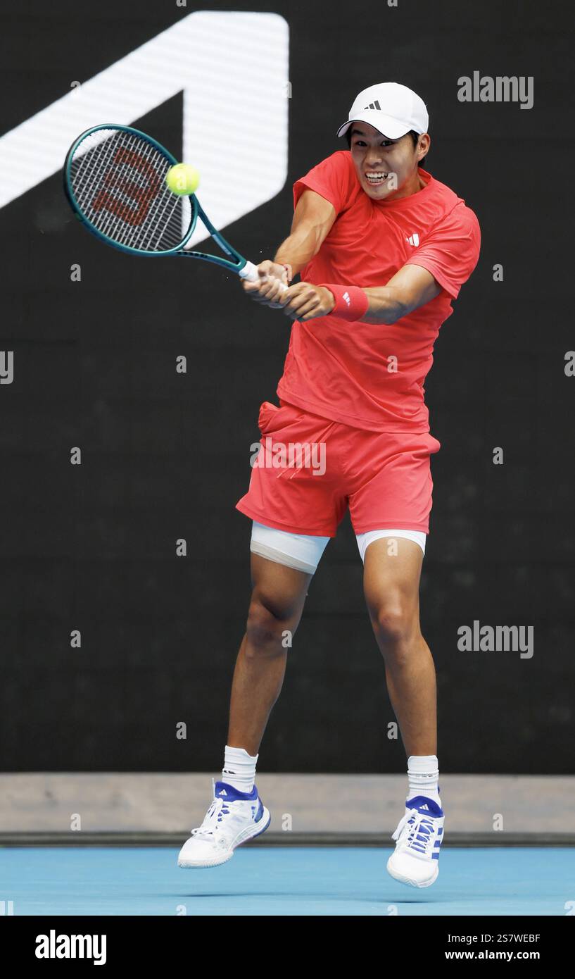 Learner Tien of the United States plays against Lorenzo Sonego of Italy ...