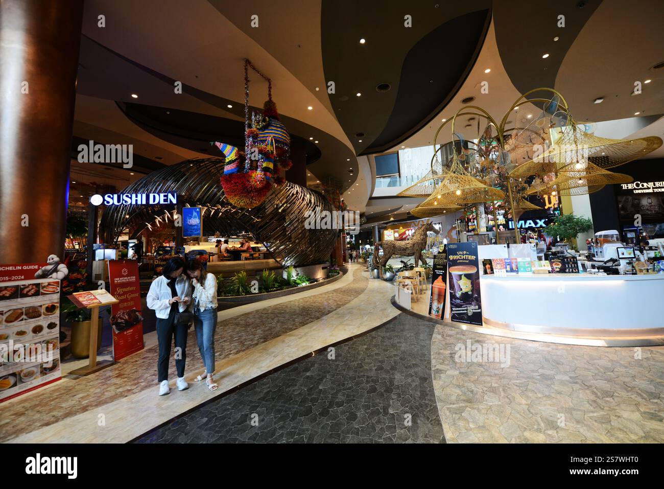 The beautiful interior of the Iconsiam shopping mall in Bangkok ...