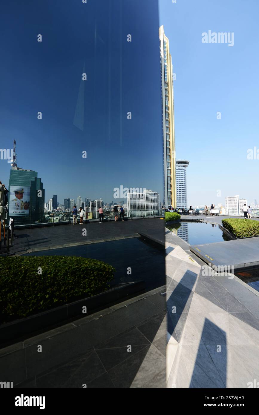 The beautiful rooftop balcony at the Iconsiam shopping mall in Bangkok ...