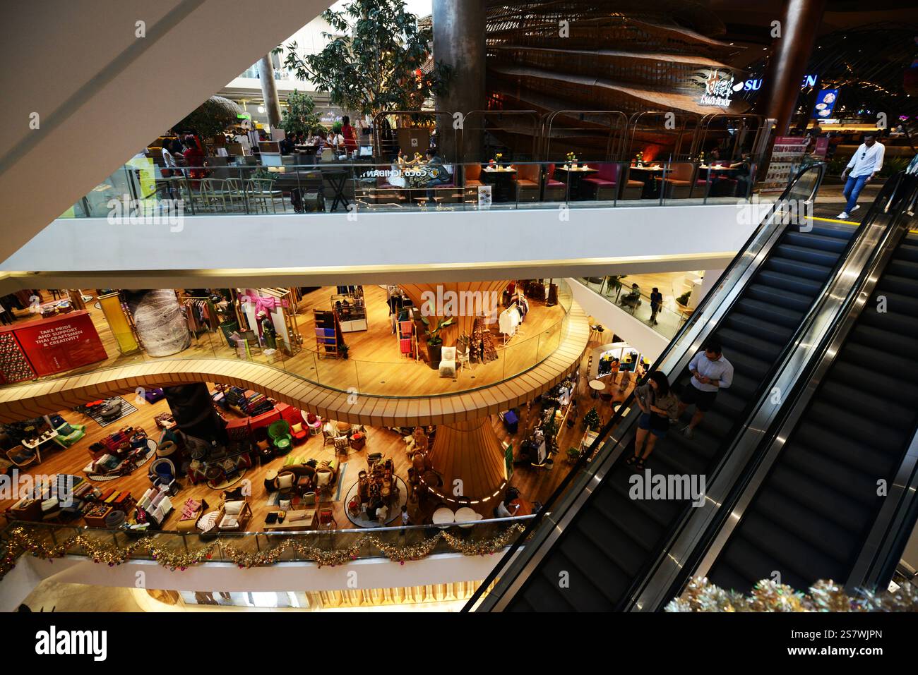 The beautiful interior of the Iconsiam shopping mall in Bangkok ...