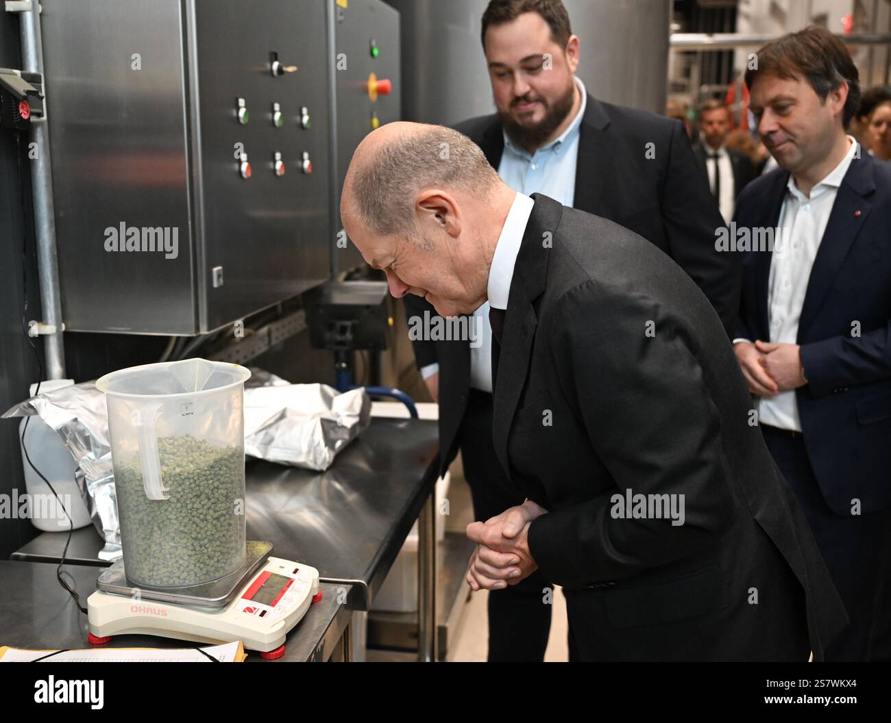 20 January 2025, Hesse, Seligenstadt: Federal Chancellor Olaf Scholz ...