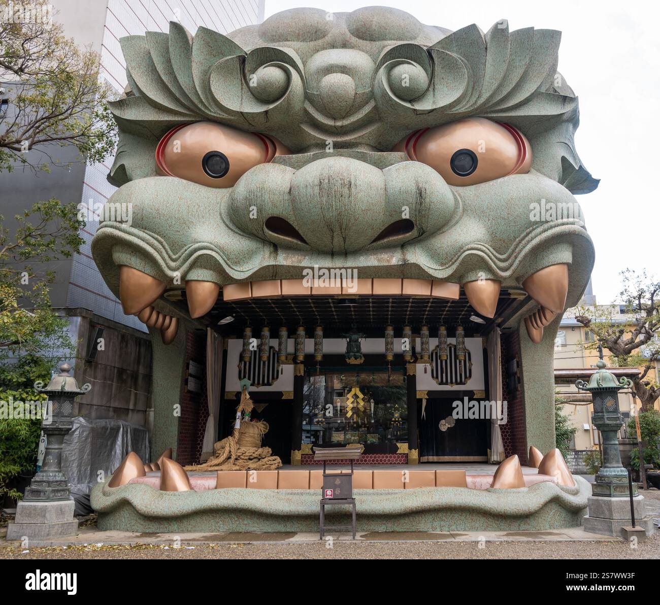 Komainu Guardian Lion of Namba Yasaka Jinja Shrine in Osaka, Japan Stock Photo - Alamy