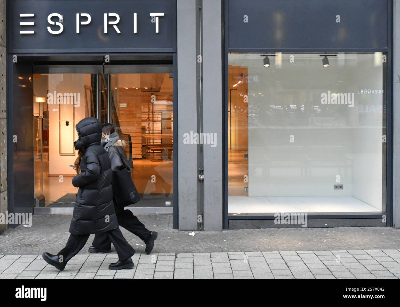 Hanover, Germany. 20th Jan, 2025. View of an empty branch of the Esprit ...