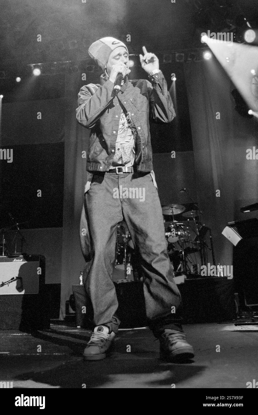 CURIOSITY KILLED THE CAT, CONCERT, 2001: Ben Volpeliere-Pierrot from ...
