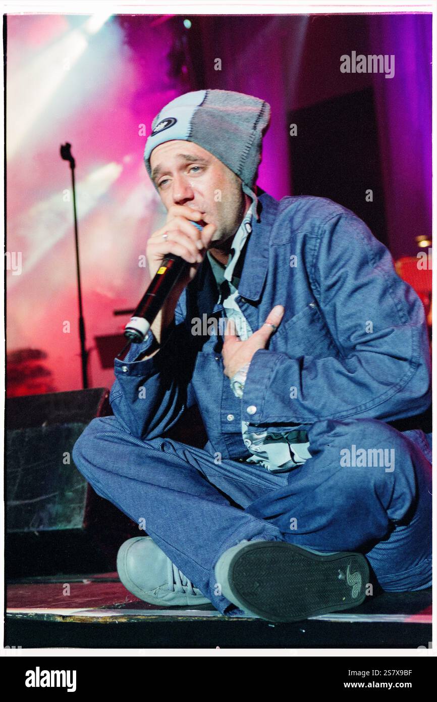 CURIOSITY KILLED THE CAT, CONCERT, 2001: Ben Volpeliere-Pierrot from ...