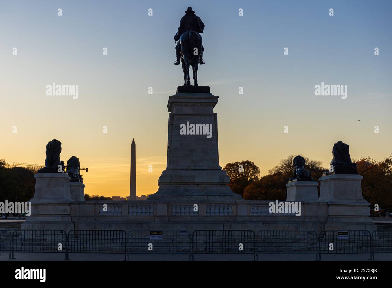 Ulysses S. Grant Memorial and Washington Monument silhouettes in the ...