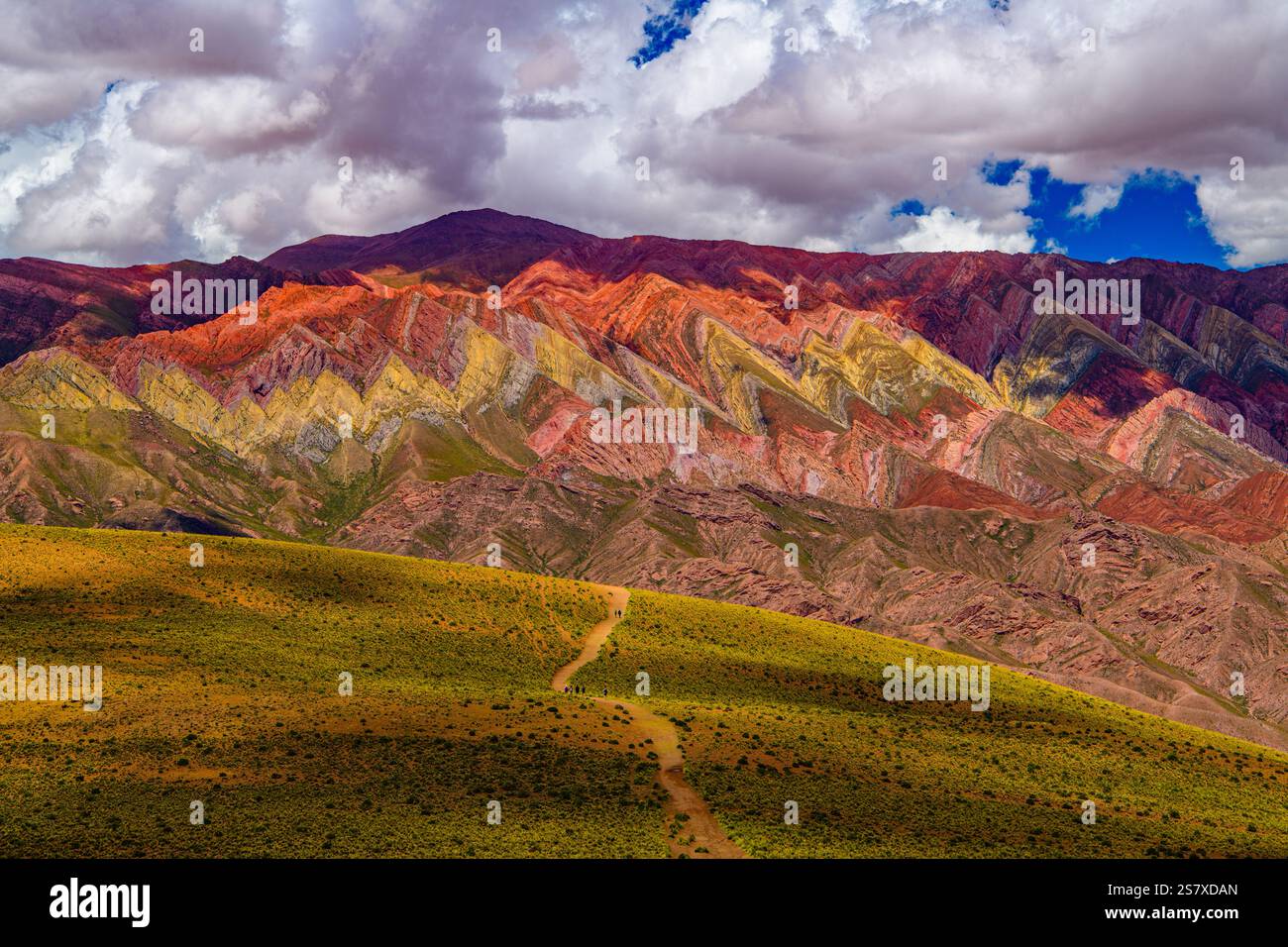 Multi coloured mountains in Serranía de Hornocal, Quebrada de Humahuaca ...